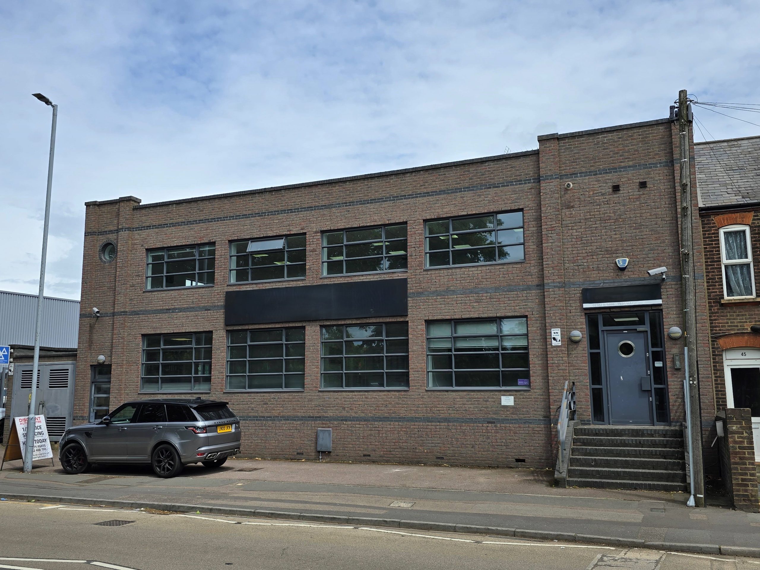 Jessop & Co 43 Windmill Road, Luton, LU1 3XL - Jessop & Co